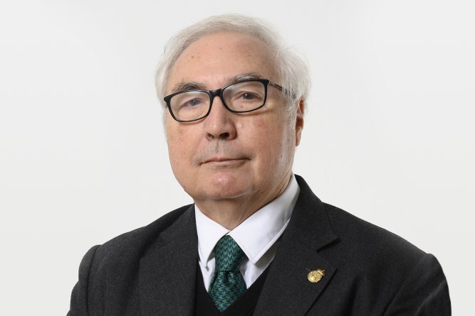 Manuel Castells: A visão da "sociedade em rede" | Vinícius Ghise